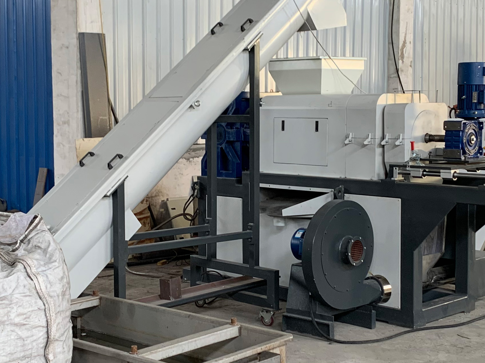 Squeeze Pelletizing Machine